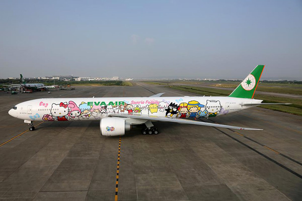 EVA Air 777-300 B-16722 (15-Hello Kitty-Shing Star)(Grd) TPE (EVA Air ...