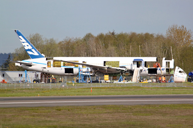 Boeing dismantles an unwanted 787 Dreamliner | World Airline News