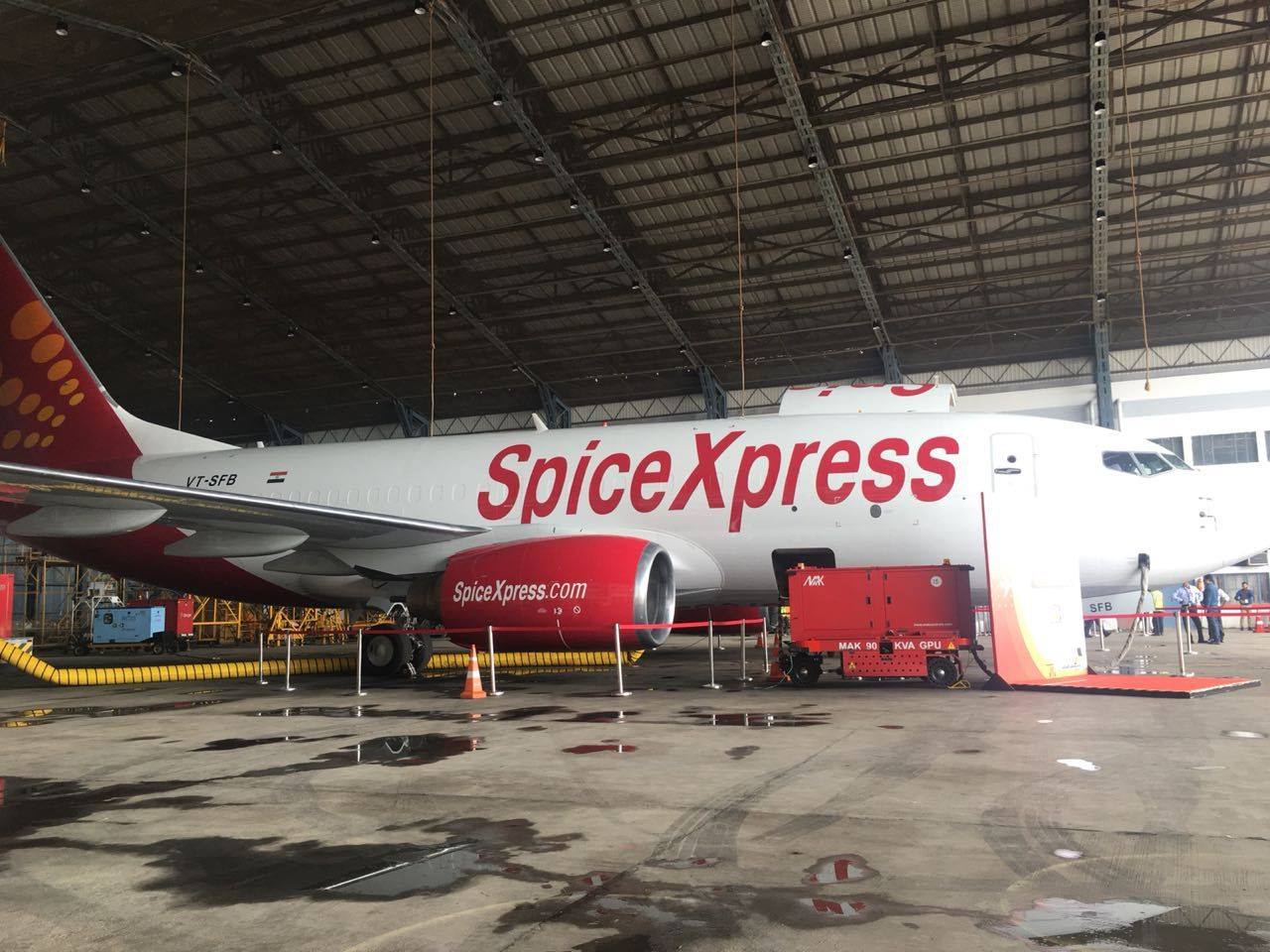 SpiceJet adds its first Boeing 737-700 freighter to its “SpiceXpress ...