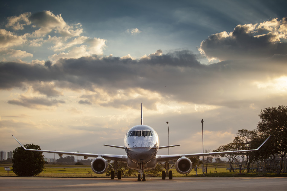 ExpressJet Airlines, a United Express carrier, takes delivery of its ...