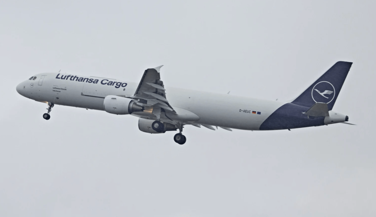 Lufthansa Cargo A321 freighter lifts off for first commercial flight ...