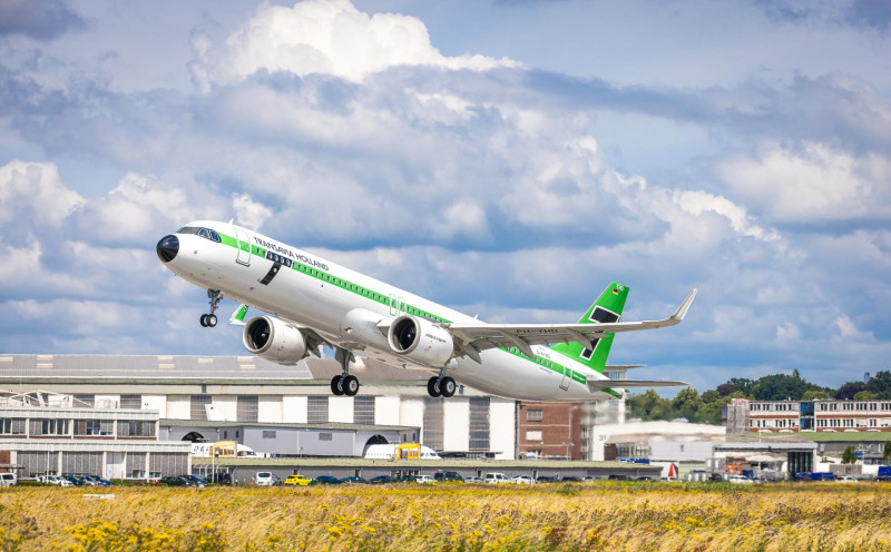 Transavia Netherlands takes delivery of a new Airbus A321neo in its ...